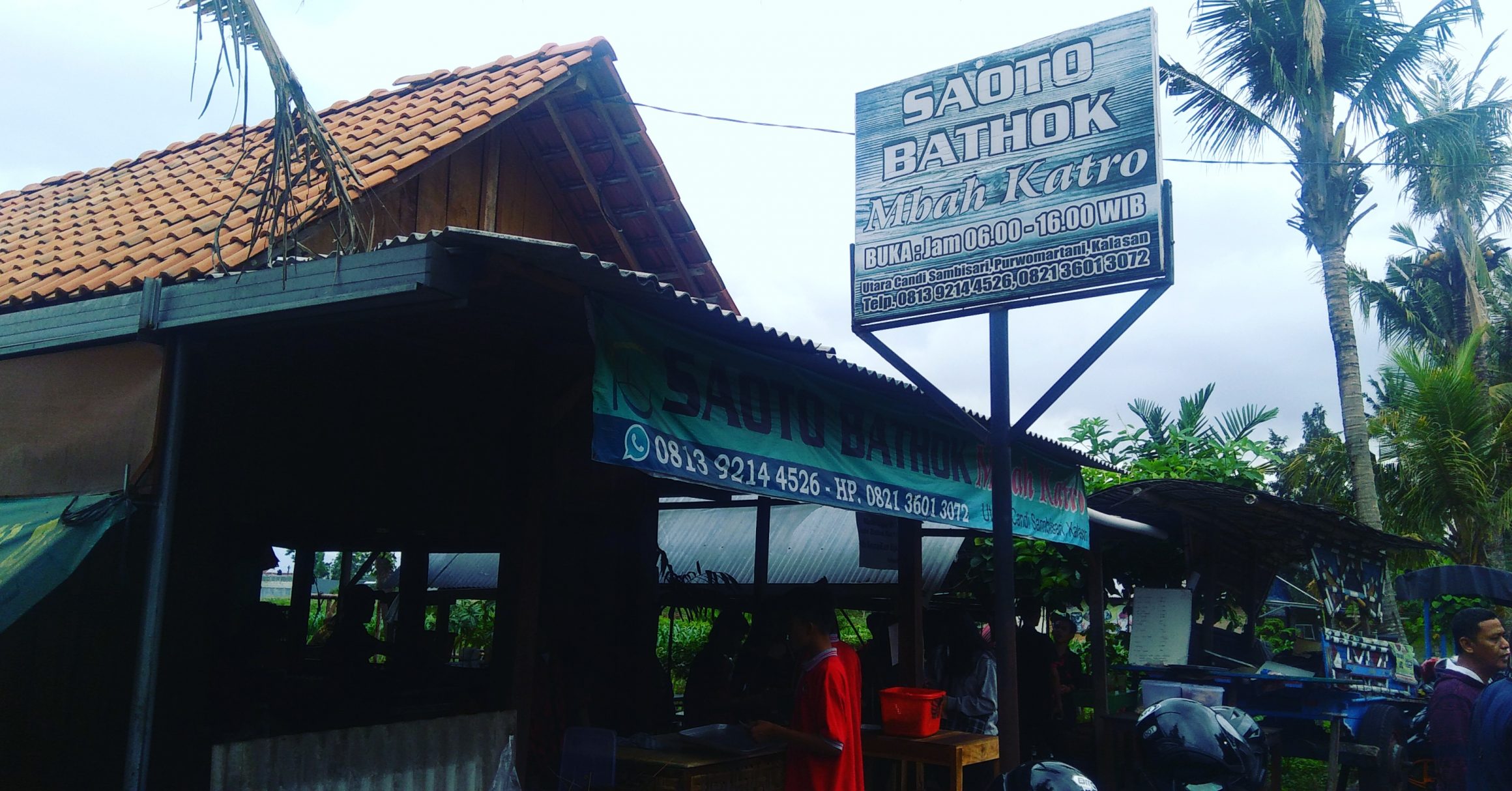 Soto Dalam Batok Khas Mbah Katro - INDONESIAMAGZ